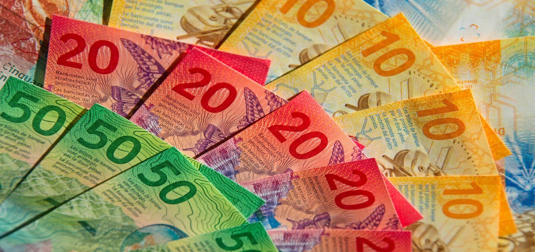 Dafür gibt die Schweiz Geld aus und so können Sie sparen - moneyland.ch